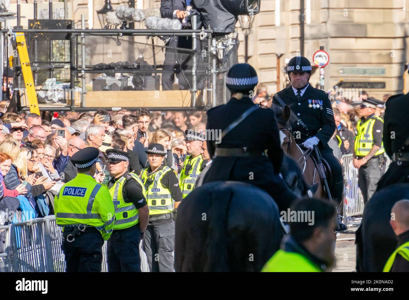 Edinburgh, Scotland 12th September 2022. Thousands line the Royal Mile ...