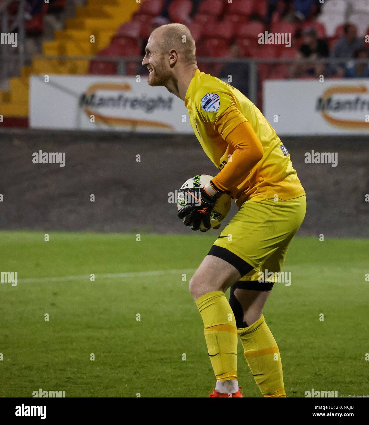Mccarey glentoran goalkeeper hi-res stock photography and images - Alamy