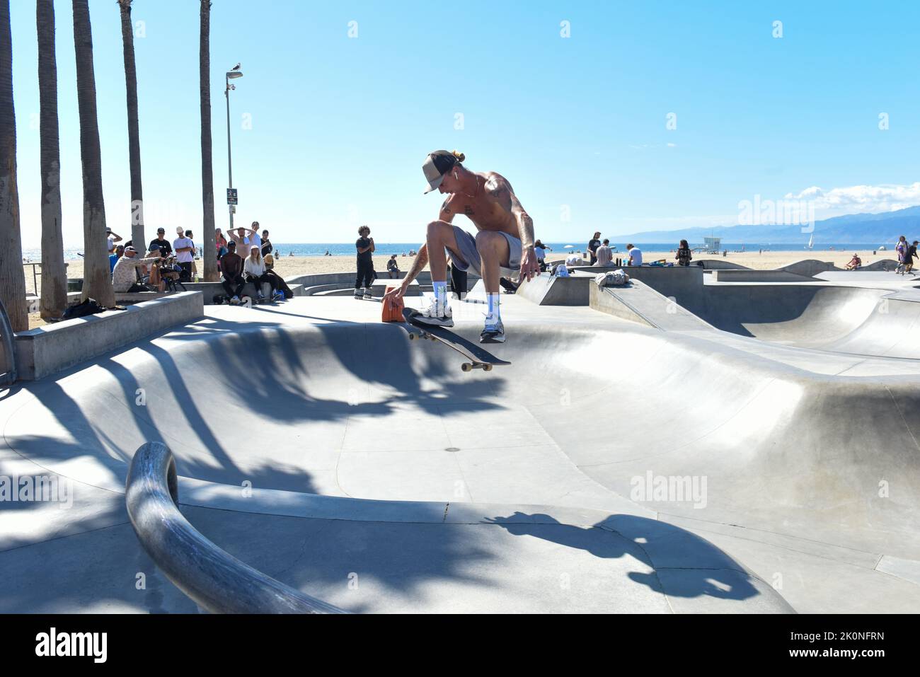 A very talented skater doing some amazing stunts, Venice Beach, Skate ...