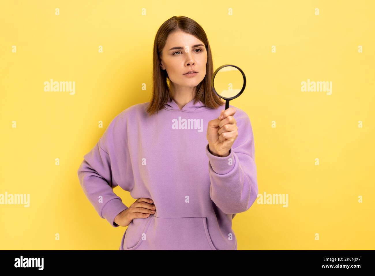 Crime scene magnifying glass hi-res stock photography and images - Alamy