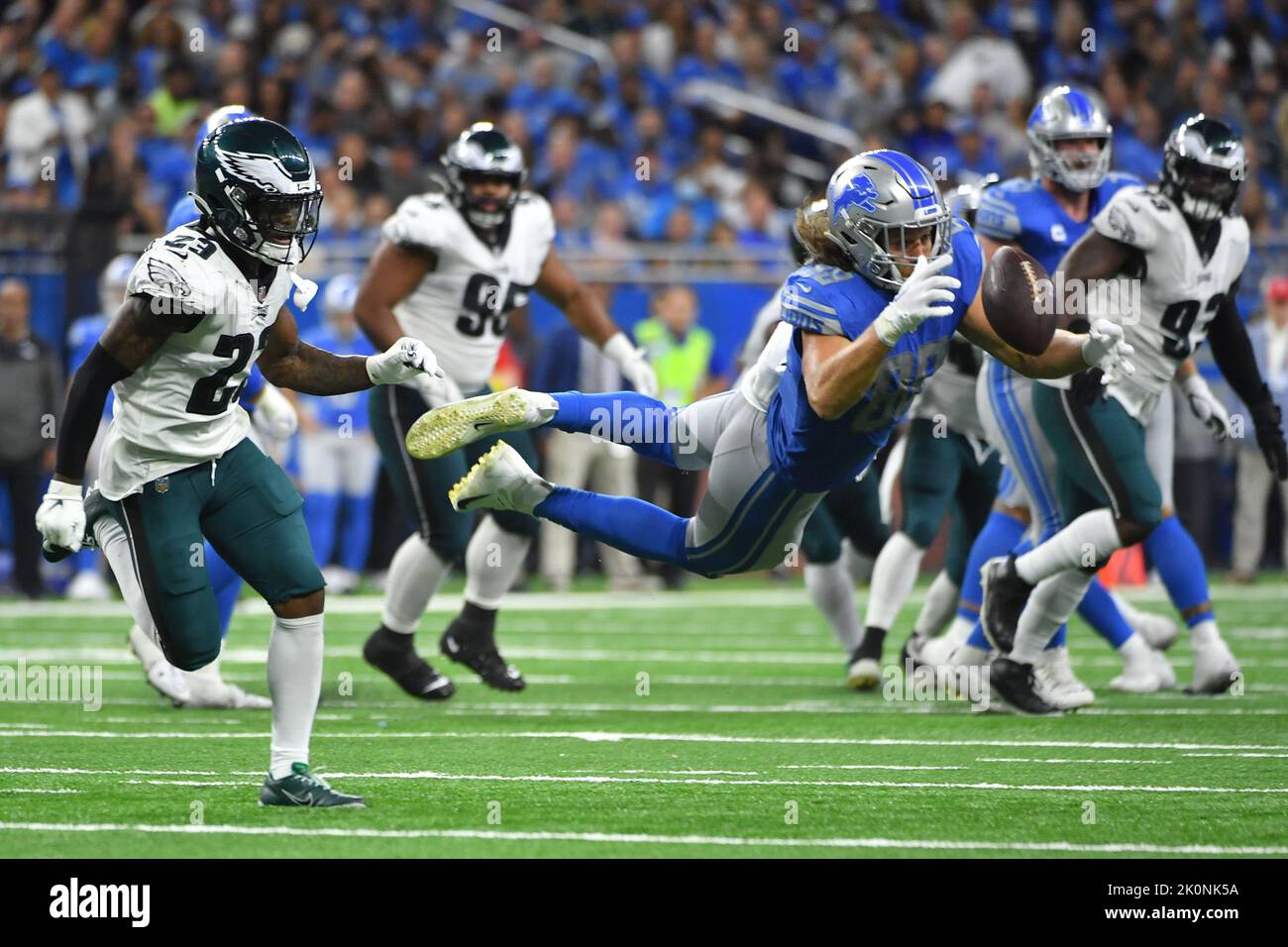 Detroit Mi September 11 Detroit Lions Te T J Hockenson 88 Dives