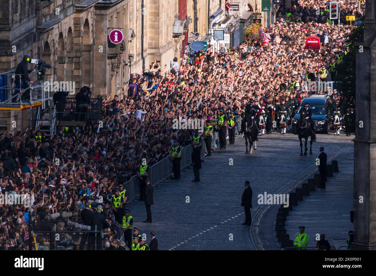Edinburgh, UK. 12th Sep, 2022. On the way to Queen Elizabeth II's last ...