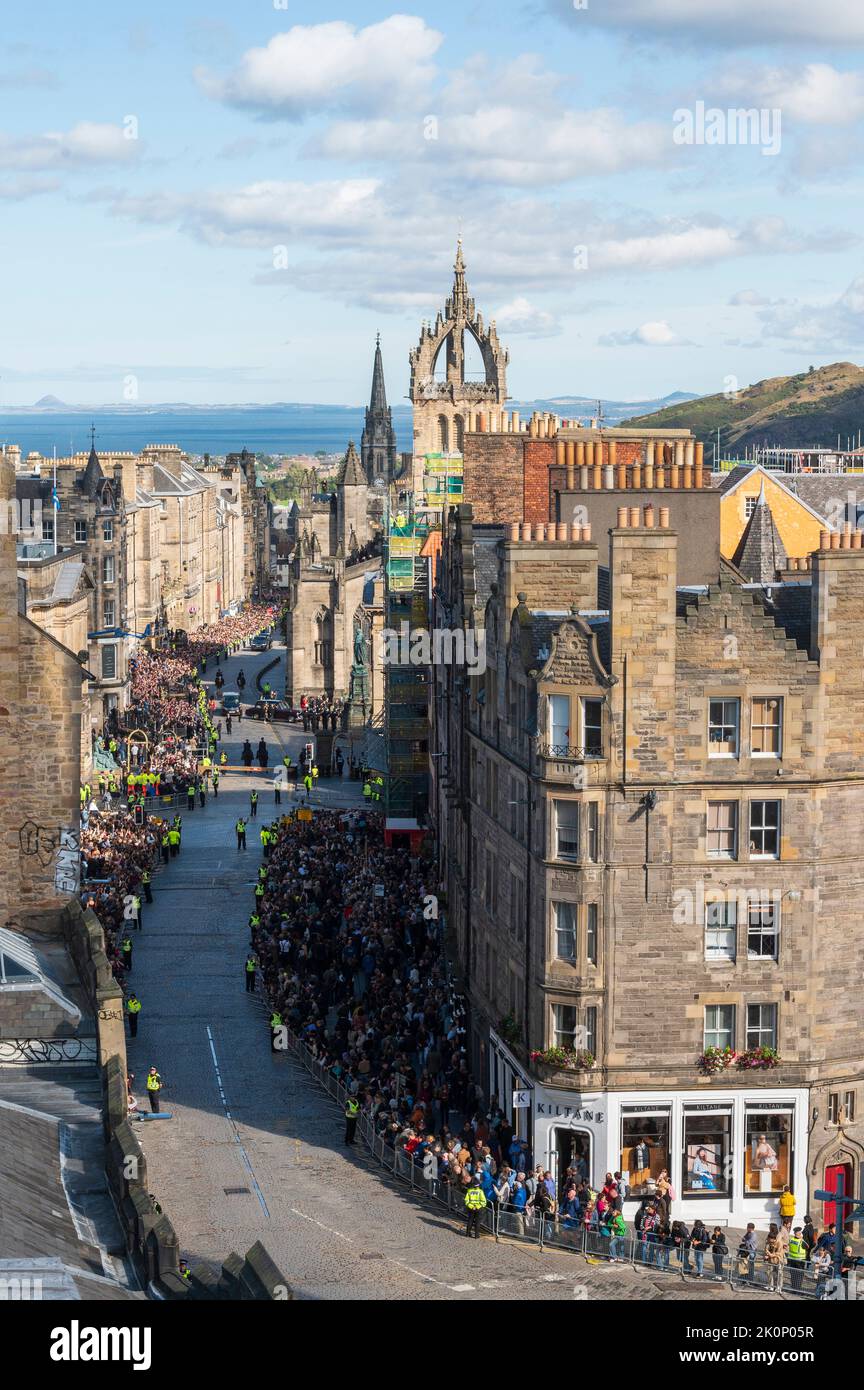 Edinburgh, UK. 12th Sep, 2022. The view from the top of the Royal Mile ...