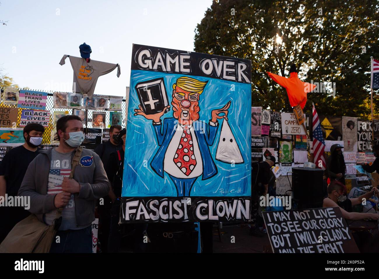Trump clown hi-res stock photography and images - Alamy