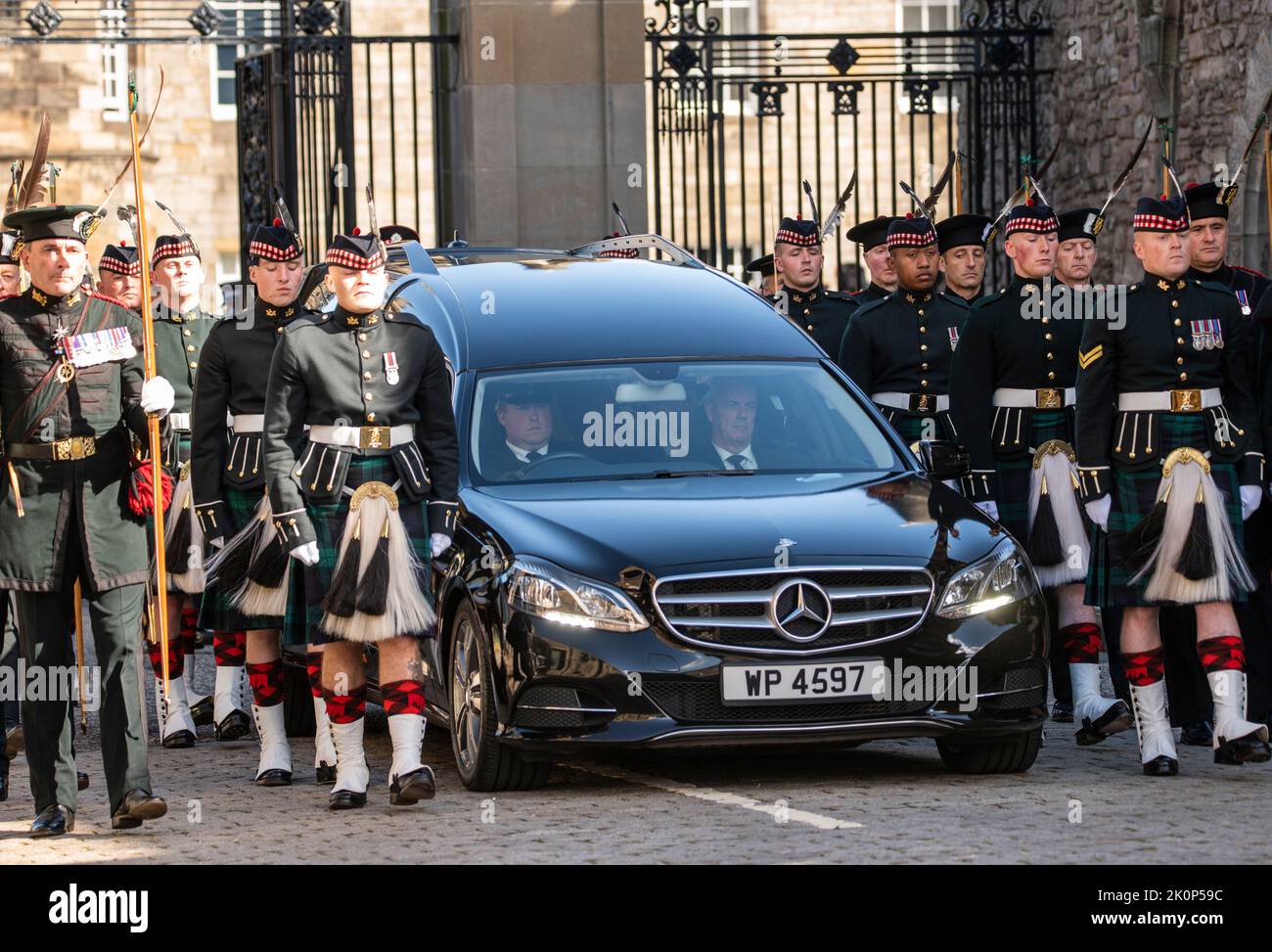 Abbey Strand, Palace of Holyroohouse, Edinburgh, UK. 12th Sep, 2022. UK ...