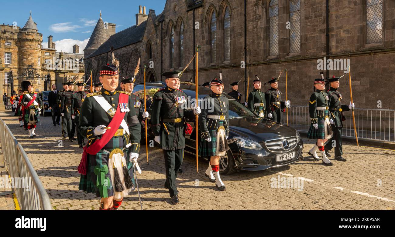 Abbey Strand, Palace of Holyroohouse, Edinburgh, UK. 12th Sep, 2022. UK ...