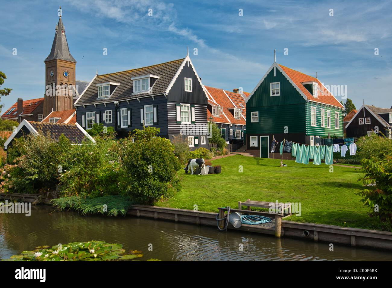 Houses in marken village hi-res stock photography and images - Alamy