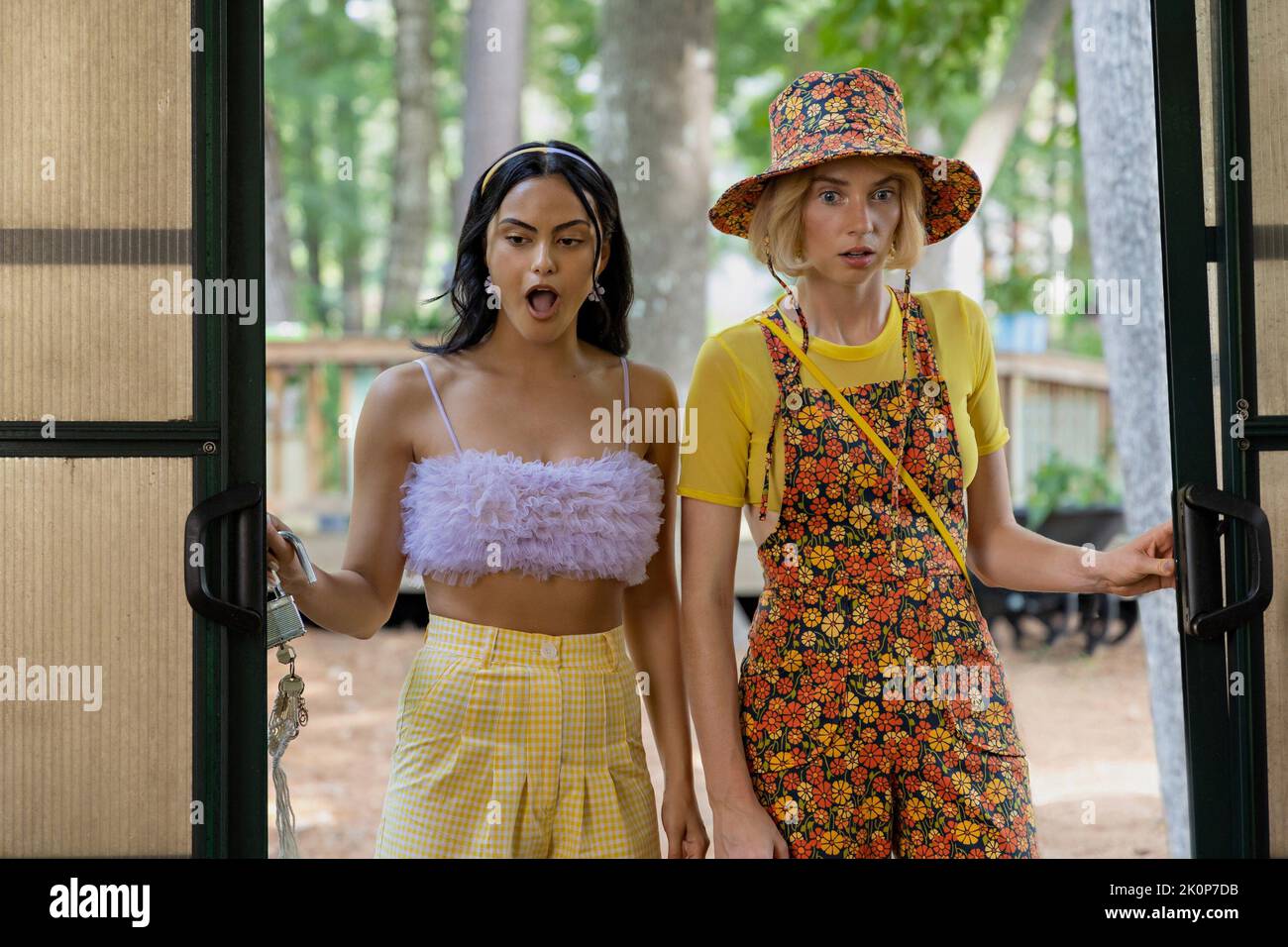 DO REVENGE, from left: Camila Mendes, Maya Hawke, 2022. ph: Kim Simms ...