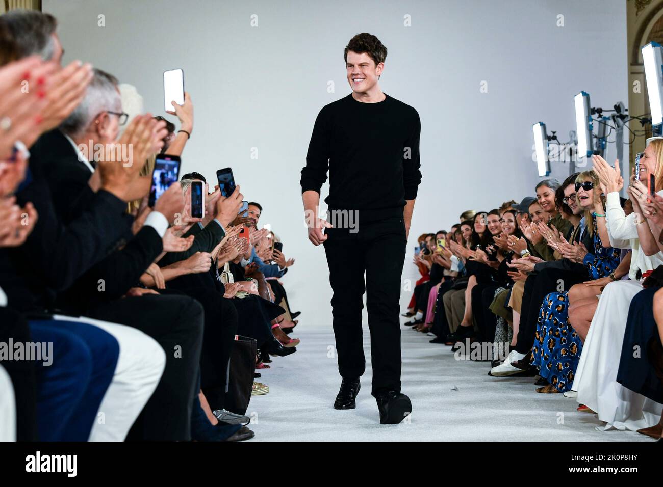 Designer outfit wes gordon hi-res stock photography and images - Alamy