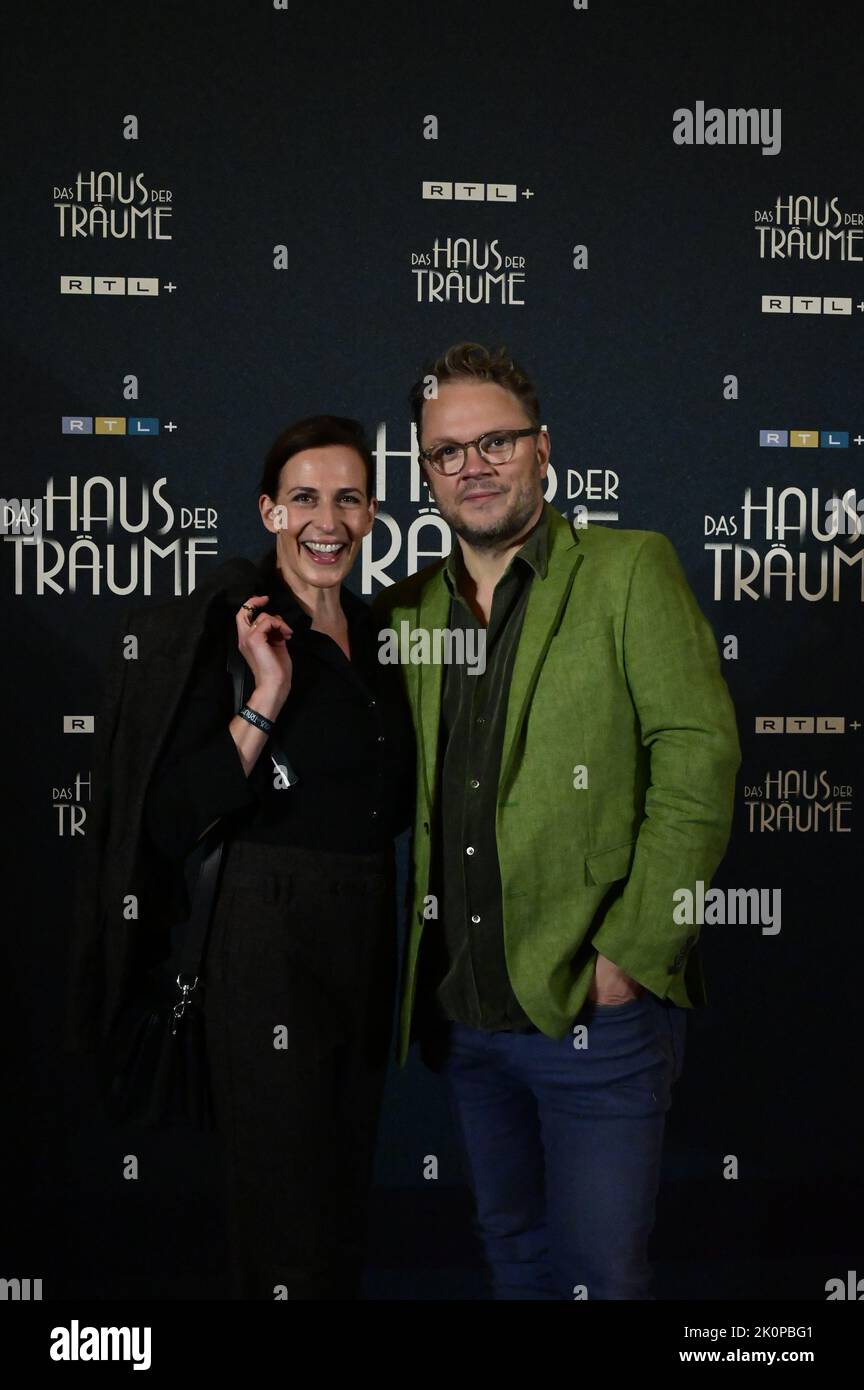 Ulrike Frank mit Ehemann Marc Schubring bei der RTL+ Premiere von `Das ...