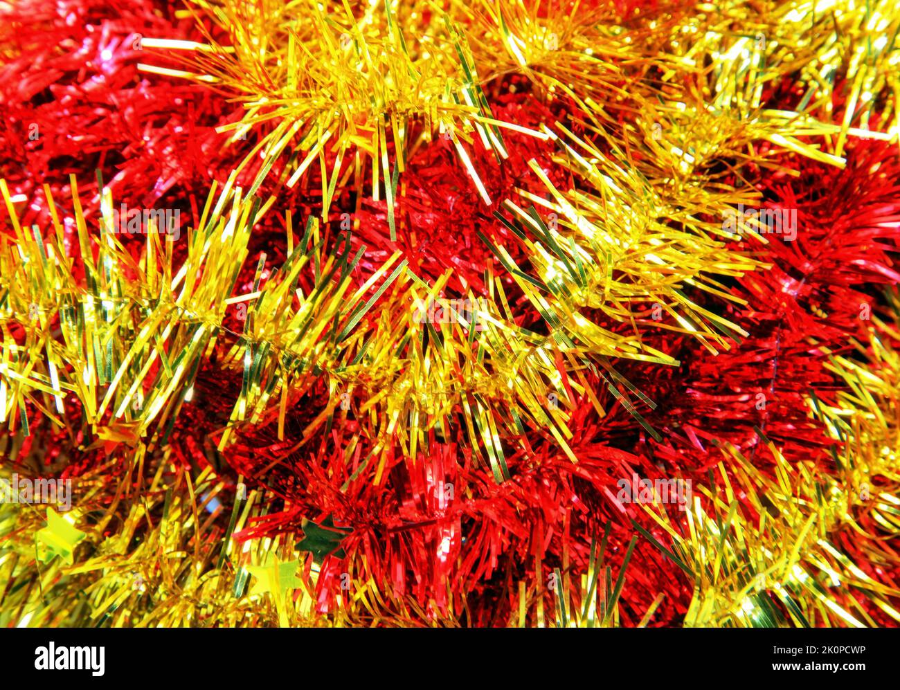 Gold chain christmas decoration hi-res stock photography and images - Alamy