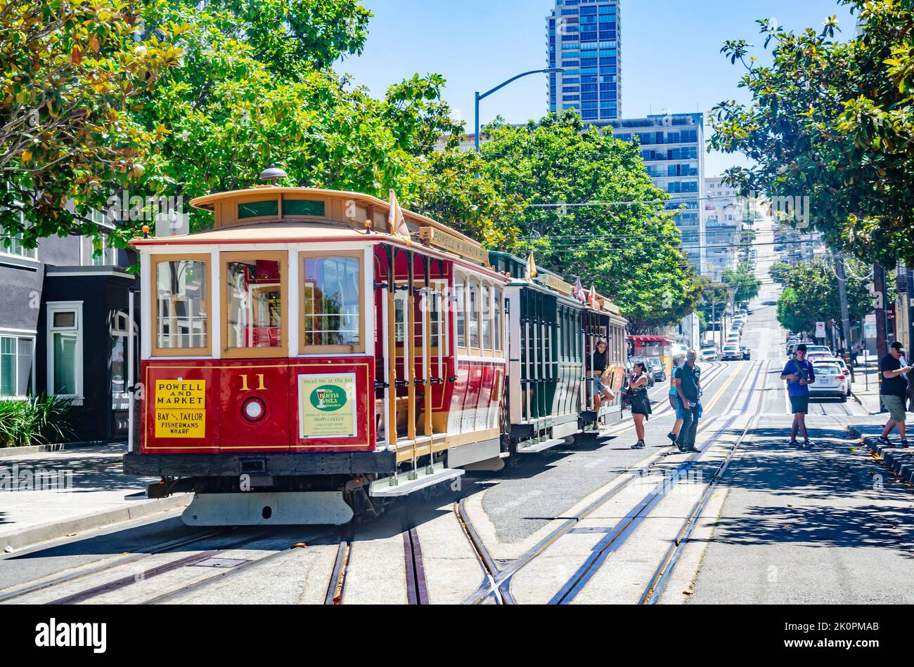 The cable trams on Taylor Street in San Francisco, California, an ...