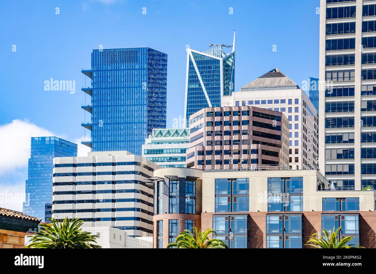 Skyscrapers tall buildings skyline hi-res stock photography and images ...