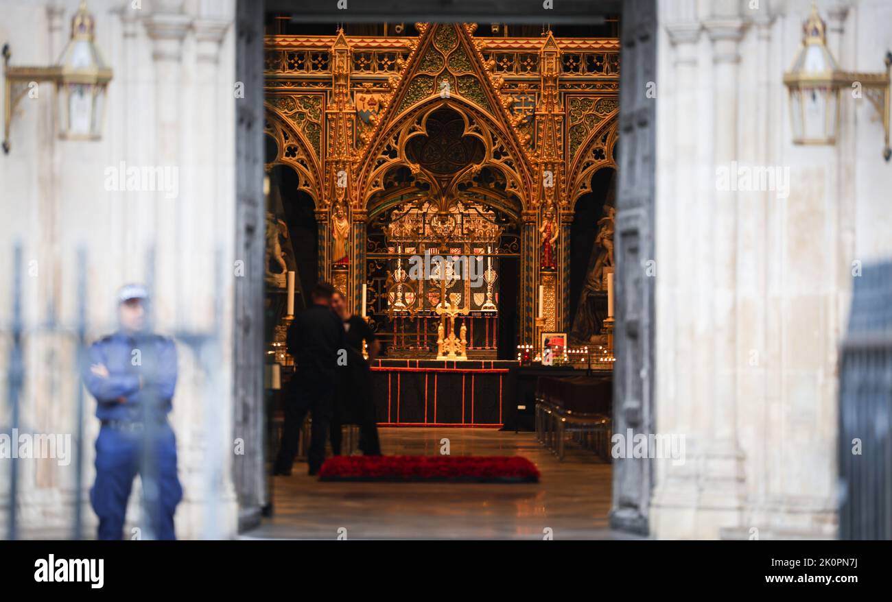 London, UK. 12th Sep, 2022. View of Westminster Abbey church during ...