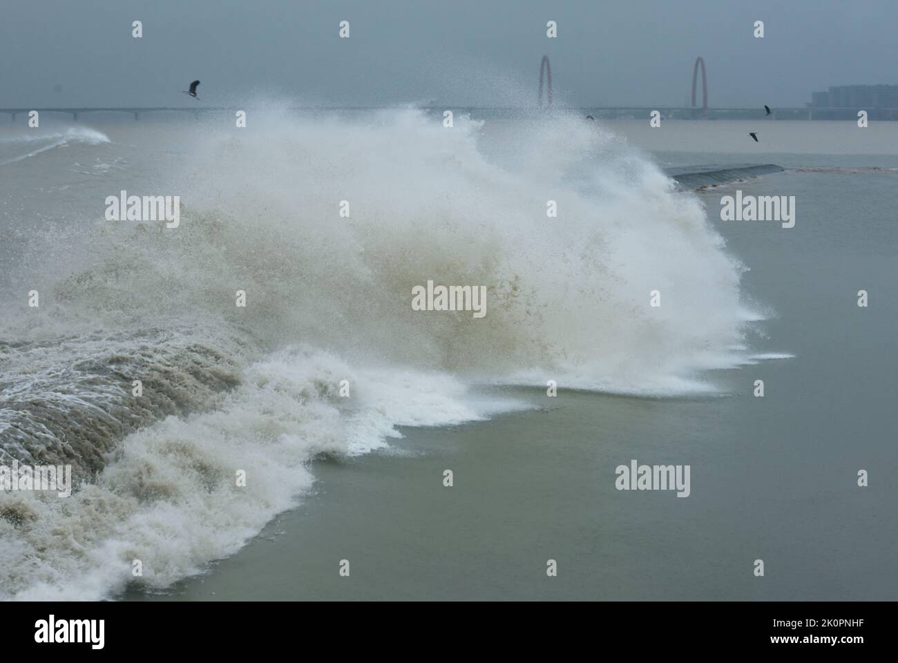 HANGZHOU, CHINA - SEPTEMBER 13, 2022 - The high tide of the Qiantang ...