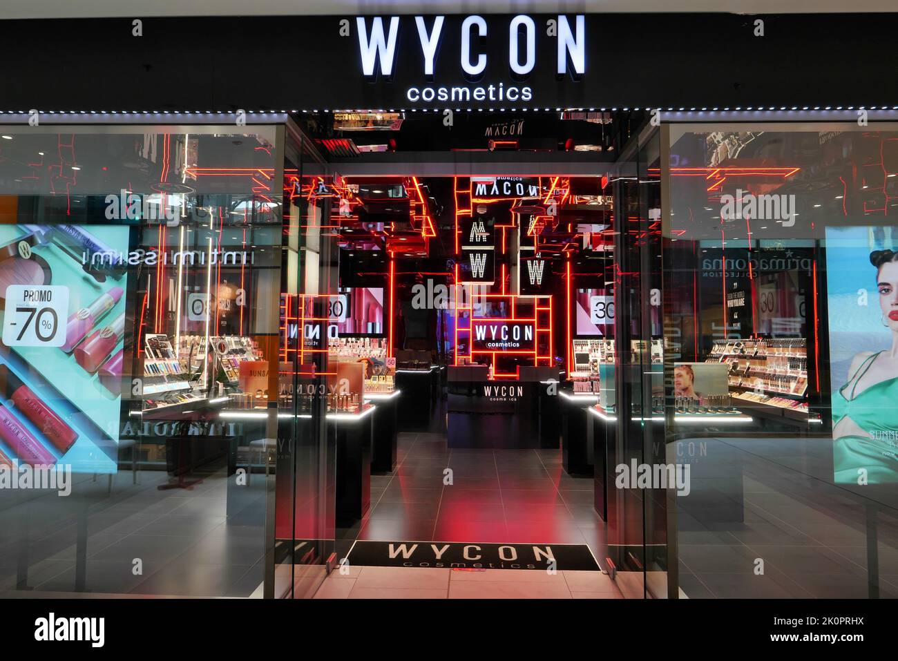 Wycon cosmetics hi-res stock photography and images - Alamy
