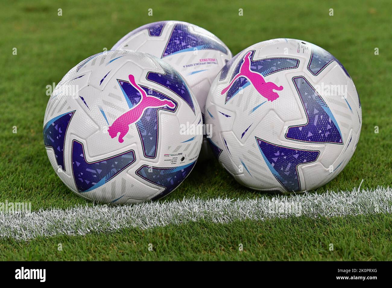 Puma balls hi-res stock photography and images - Alamy
