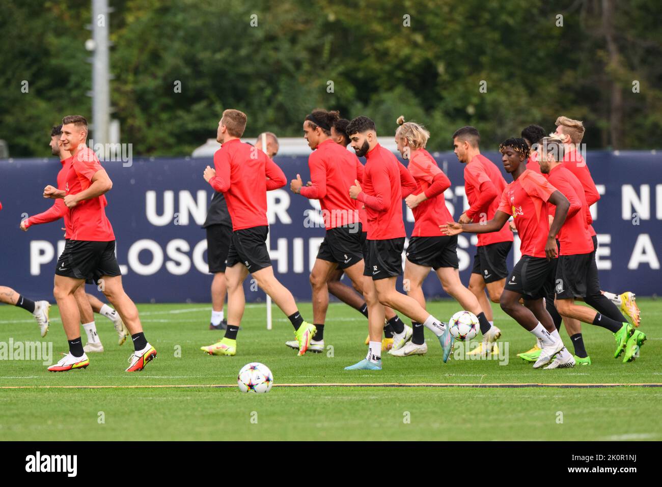 Leipzig, Germany. 13th Sep, 2022. Soccer: Champions League, before the ...