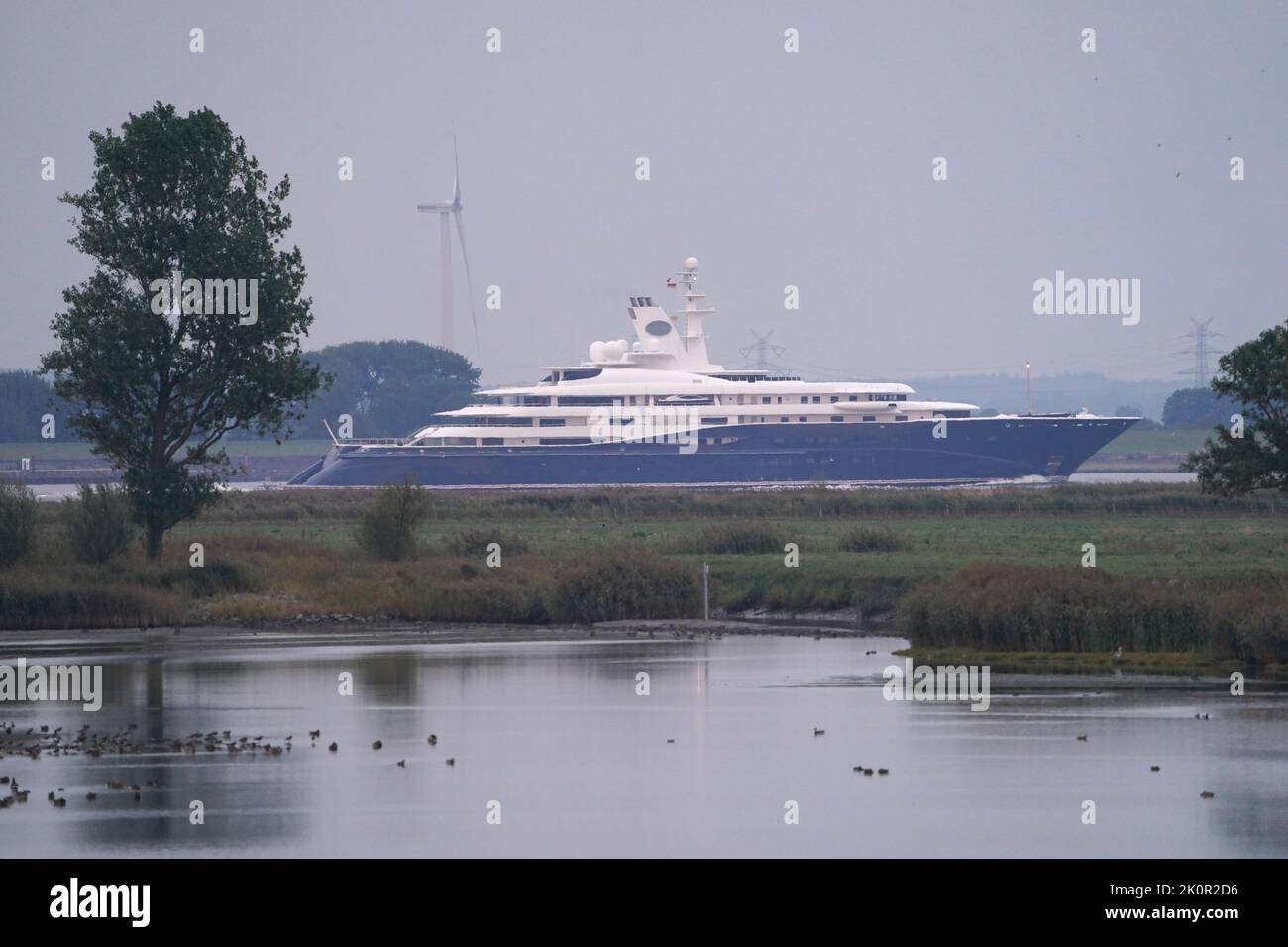 Al mirqab yacht hi-res stock photography and images - Alamy