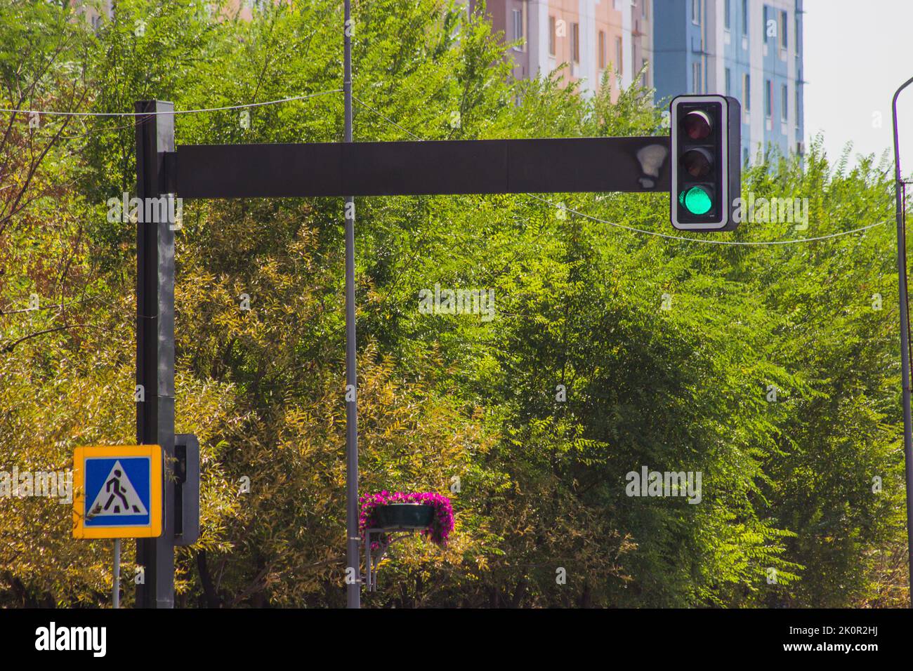 traffic light post green light timer Stock Photo - Alamy