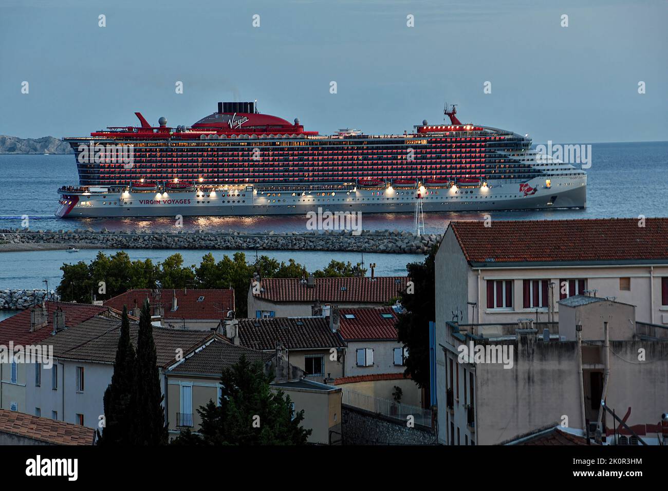 Valiant lady cruise ship hi-res stock photography and images - Alamy