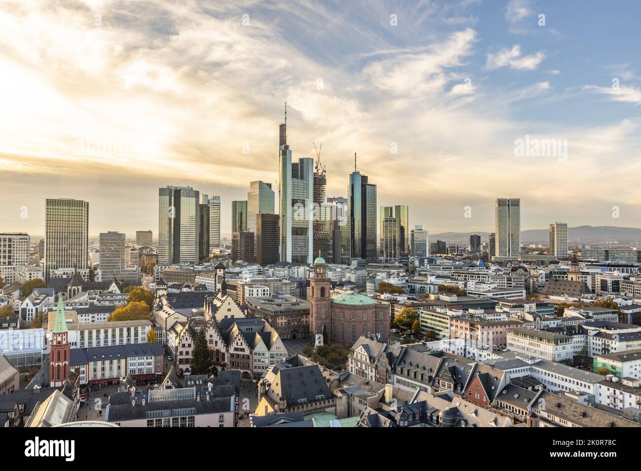 scenic sunset with view to skyline of Frankfurt with river Main Stock ...