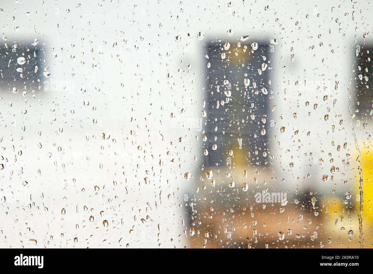 pattern of raindrops at the window in heavy rain Stock Photo - Alamy
