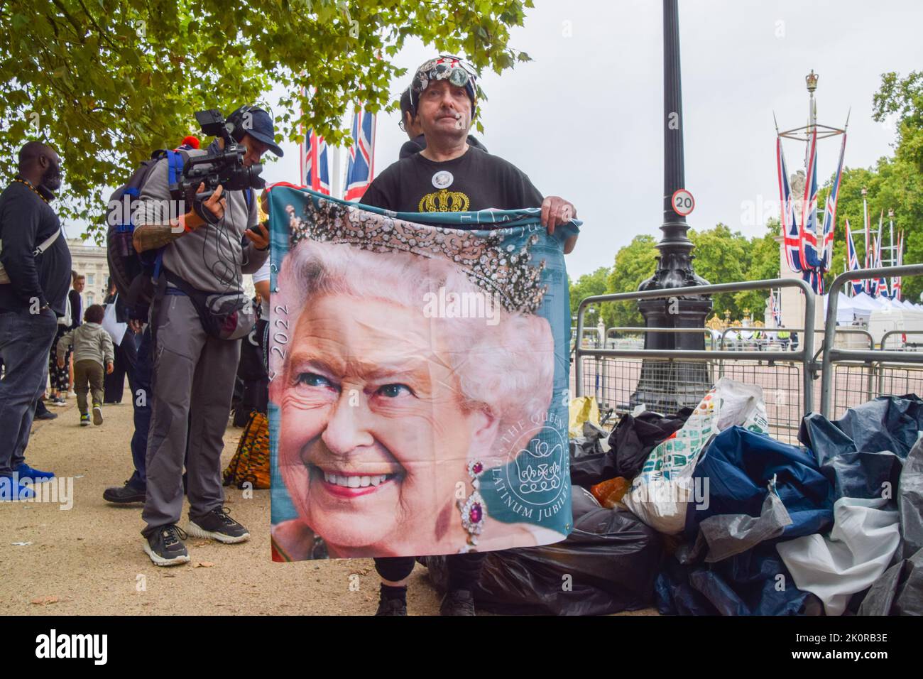 London, England, UK. 13th Sep, 2022. Royal superfan JOHN LOUGHREY holds ...