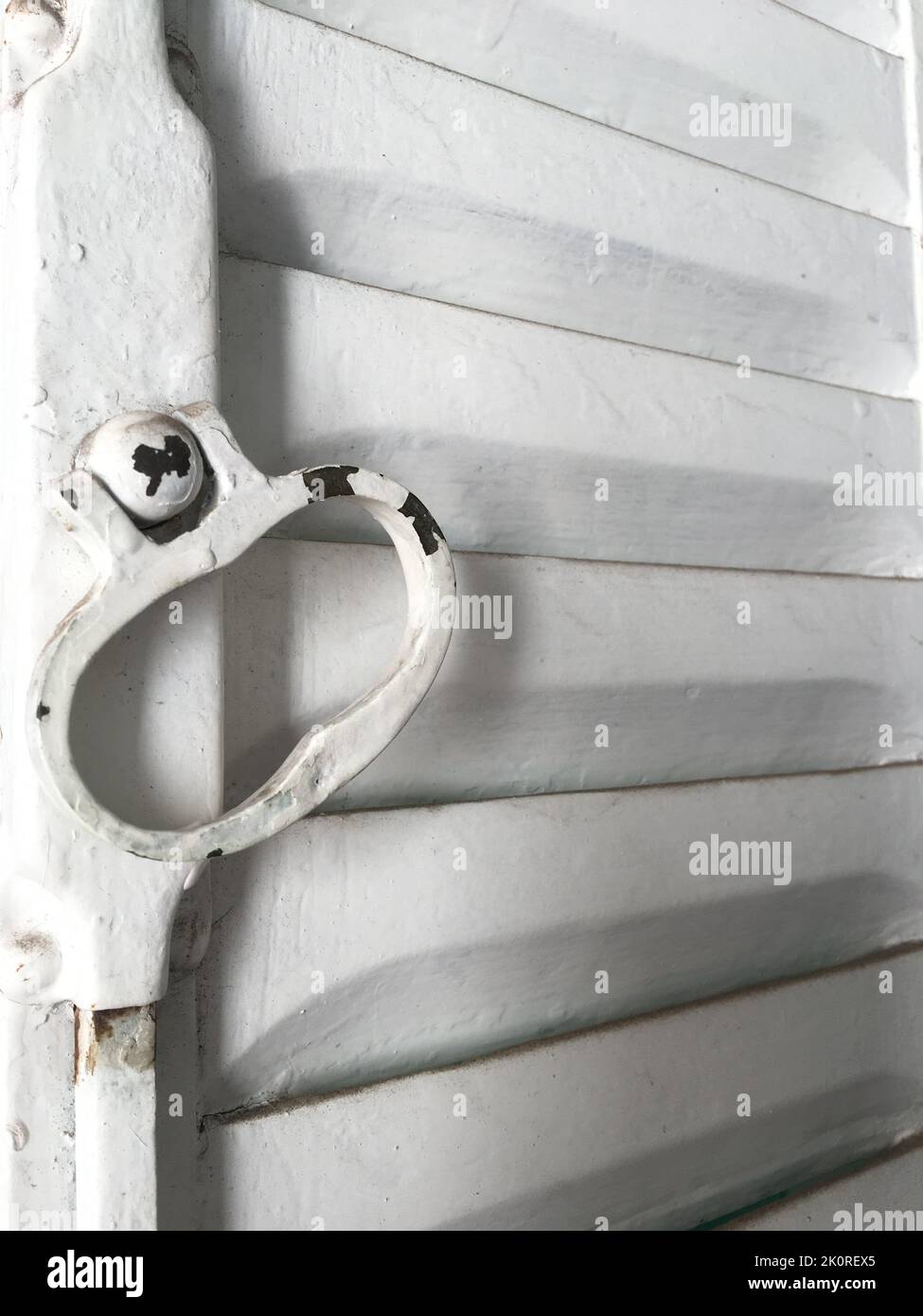 Old door and hardware hi-res stock photography and images - Alamy