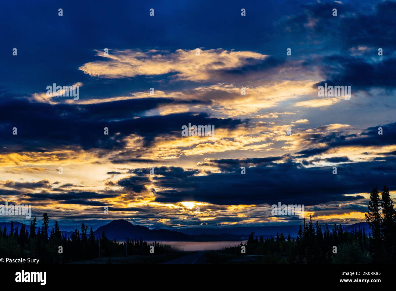 Yukon landscapes hi-res stock photography and images - Alamy