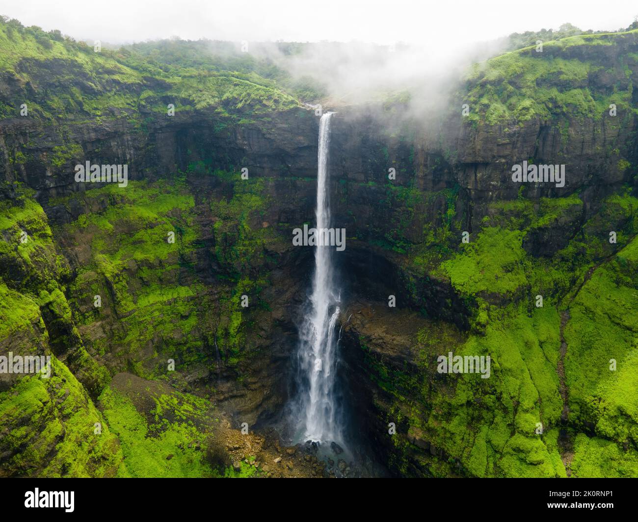 The mighty Kalu Waterfalls at Malshej Ghat - Maharashtra, India Stock ...