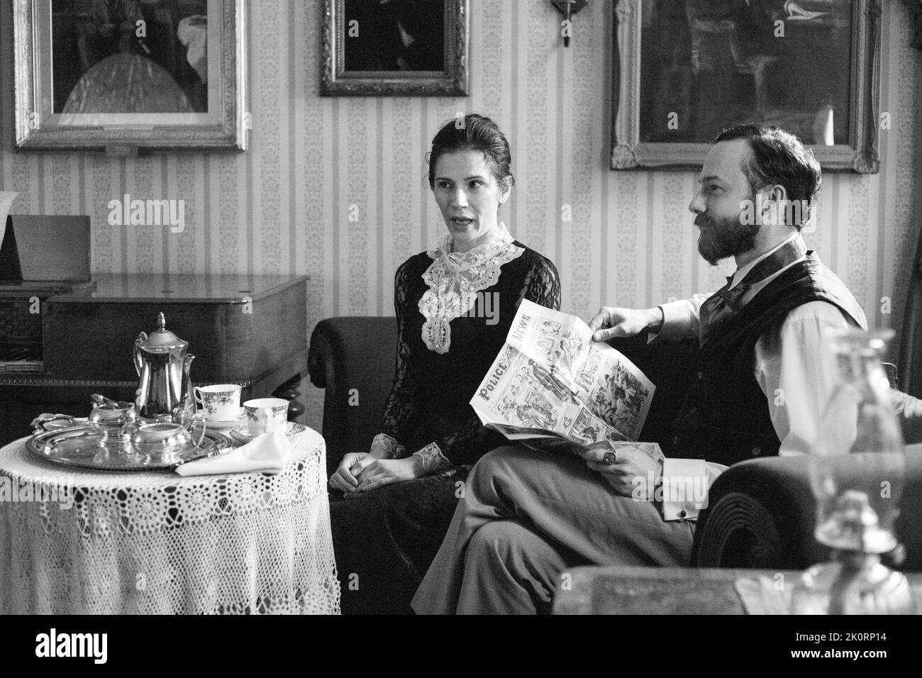 Victorian gent and lady hi-res stock photography and images - Alamy