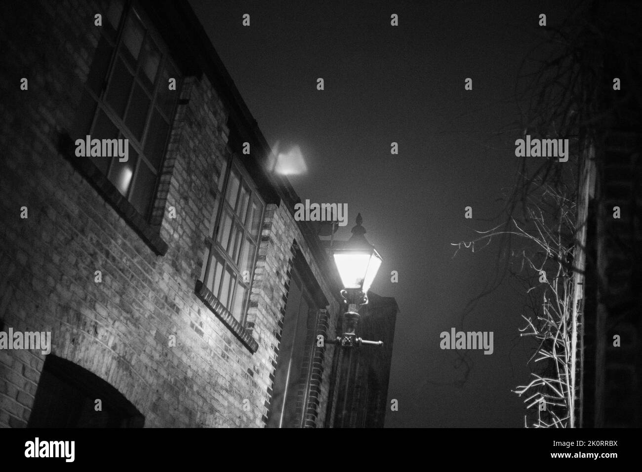 Street lights victorian hi-res stock photography and images - Alamy