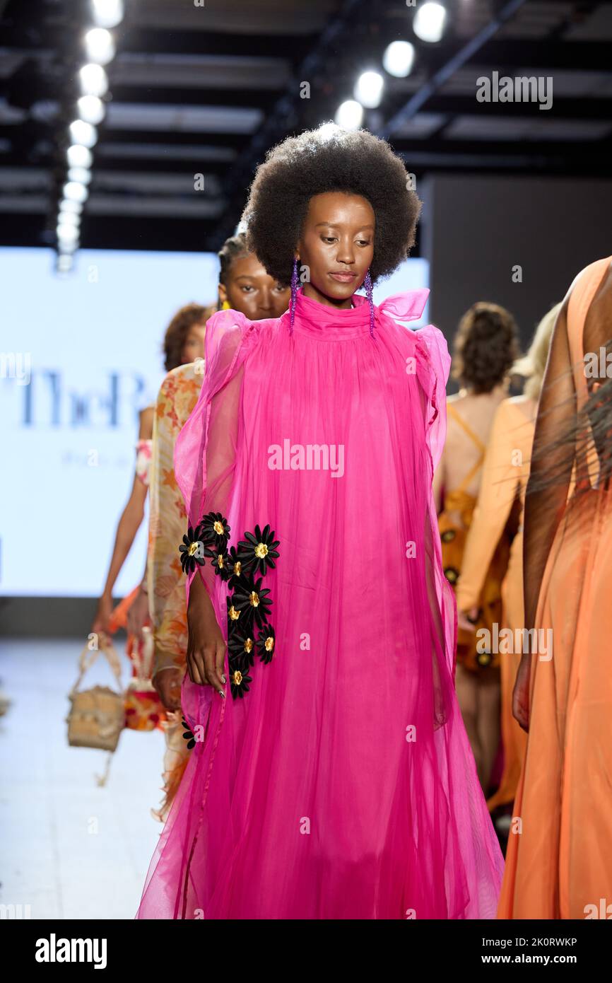 Fashion designer binal patel hi-res stock photography and images - Alamy