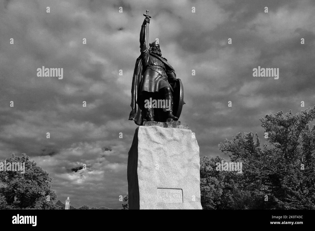 King alfred the great statue Black and White Stock Photos & Images - Alamy
