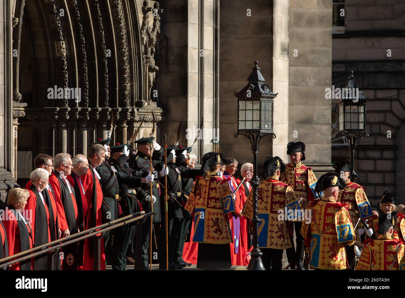 Queen elizabeth funeral st giles hi-res stock photography and images ...