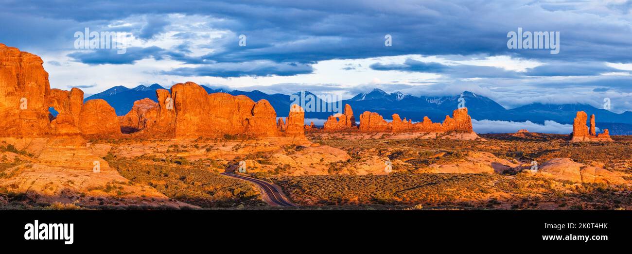 Panorama of Double Arch, the Parade of Elephants, Turret Arch & the La ...