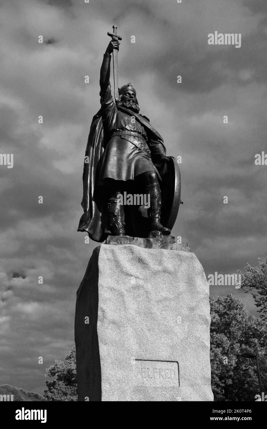 King alfred monument Black and White Stock Photos & Images - Alamy