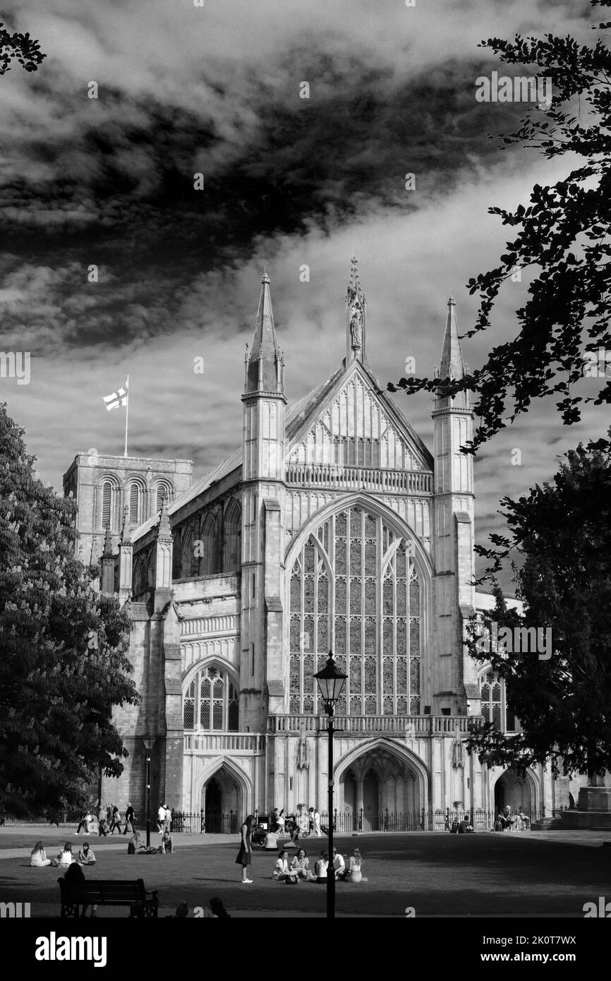 Summer view over Winchester Cathedral, Winchester City, Hampshire ...