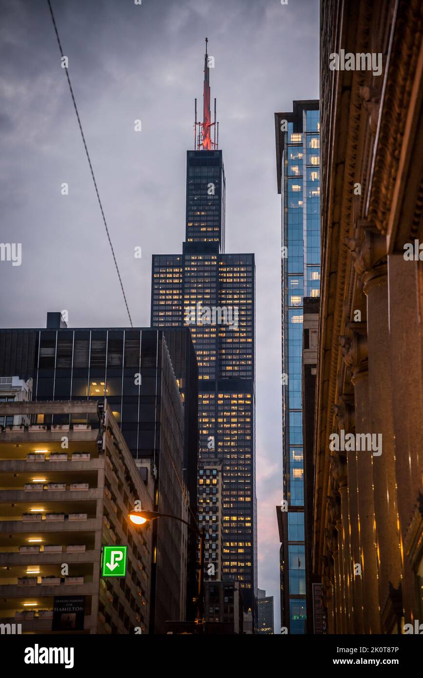 East Adams St and Willis Tower in distance, Chicago, Illinois, USA ...