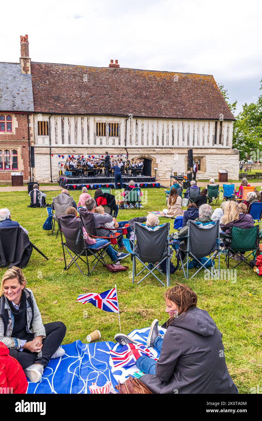 The City of Bristol Brass Band entertaining people celebrating Queen ...