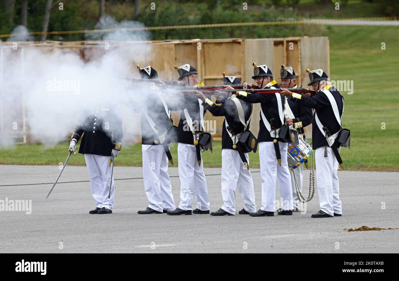 During Saturday, the Life Guard and the Armed Forces in KungsŠngen ...