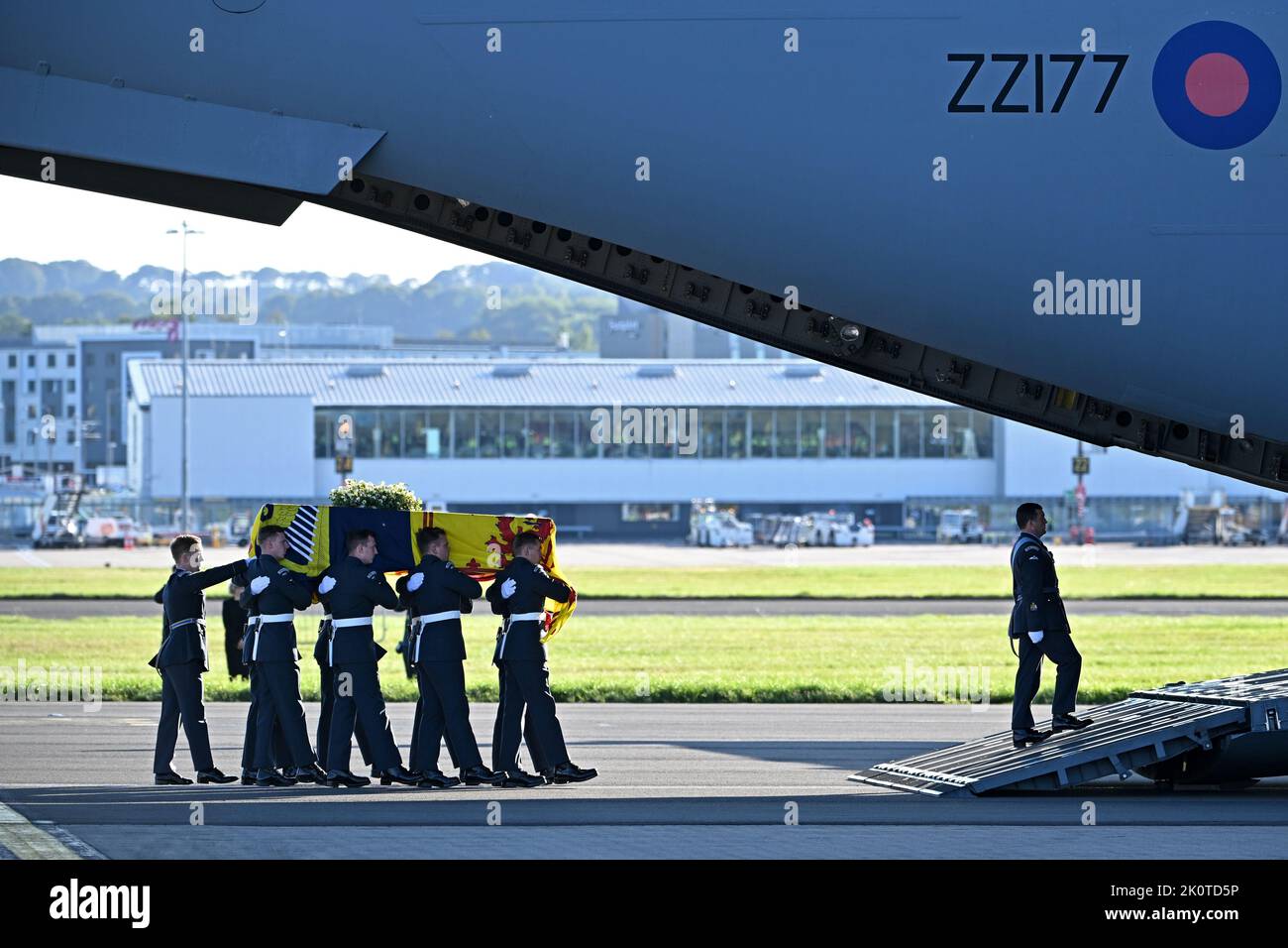 A bearer party from Queen's Colour Squadron of the Royal Air Force (RAF ...