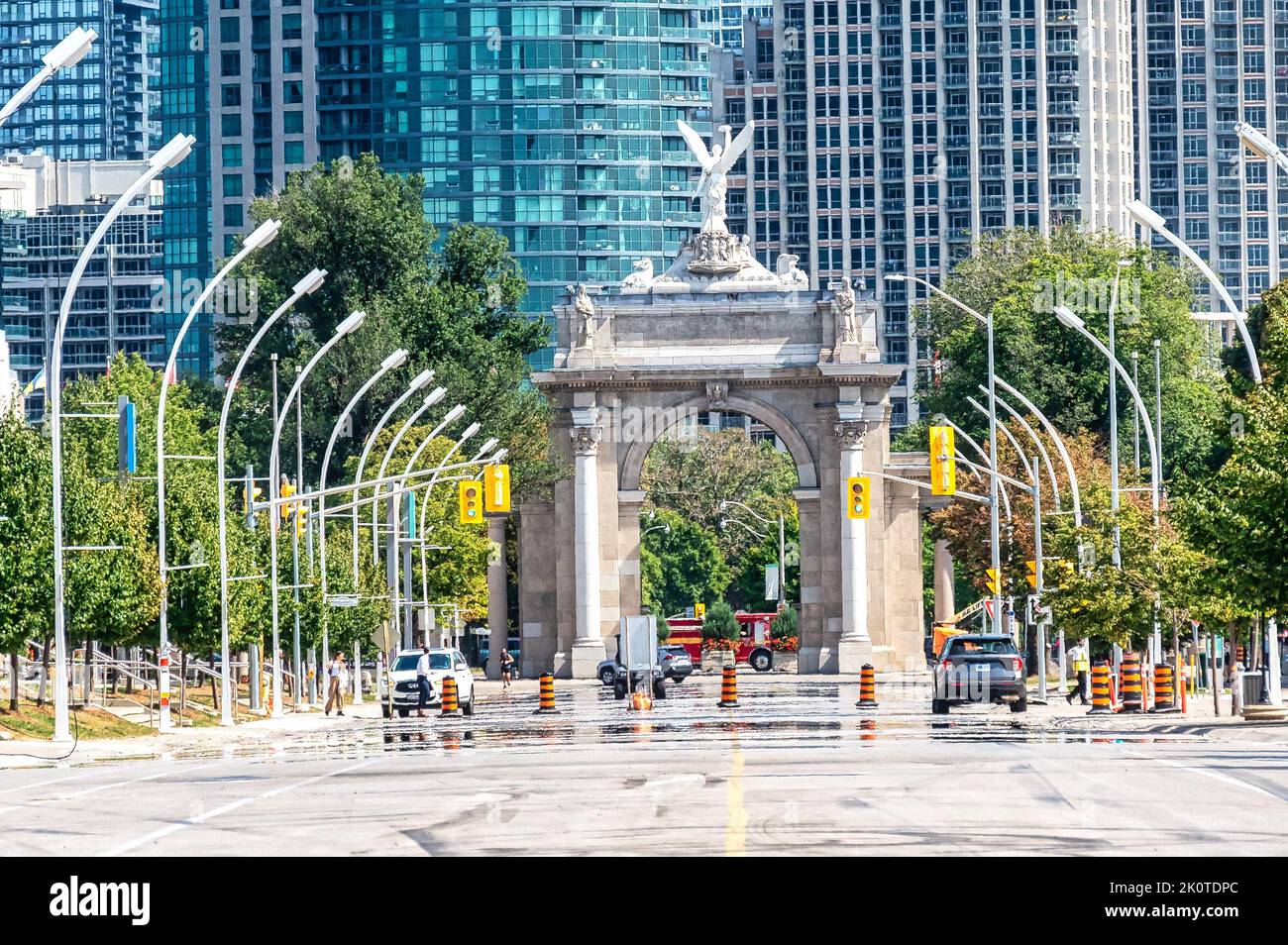 Princes' Gates triumphal arch in Exhibition Place. Beautiful ...