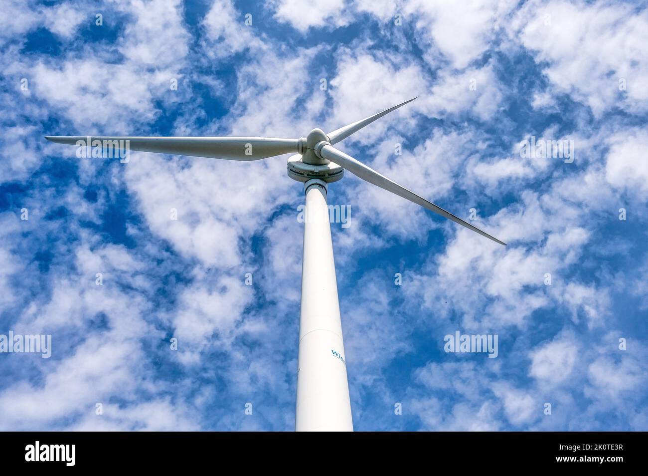 Known as the Toronto WindShare ExPlace turbine, the wind turbine in ...