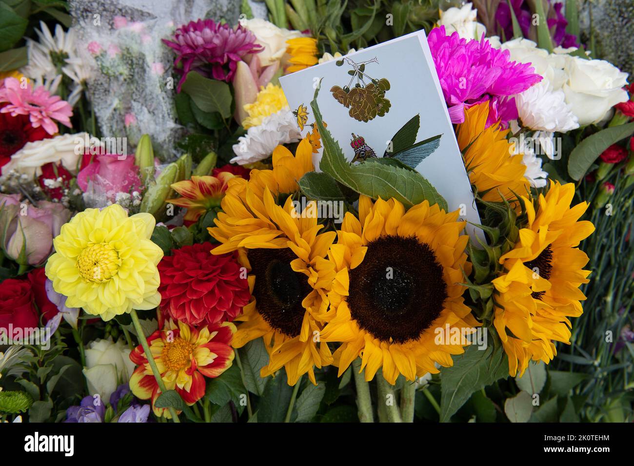 Windsor, Berkshire, UK. 13th September, 2022. Beautiful floral tributes ...