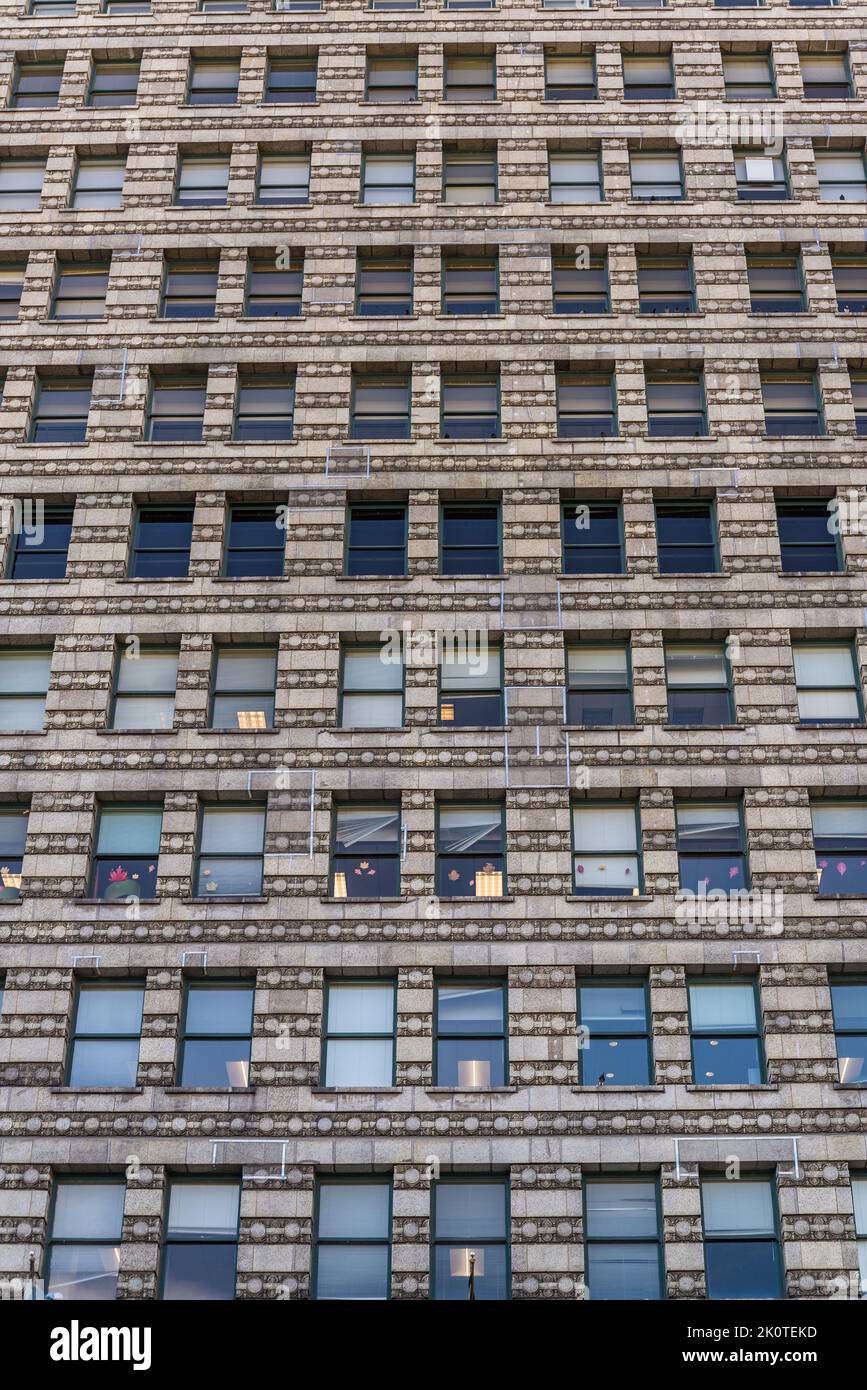 Facade of an office building in the Loop area, Chicago, Illinois, USA ...