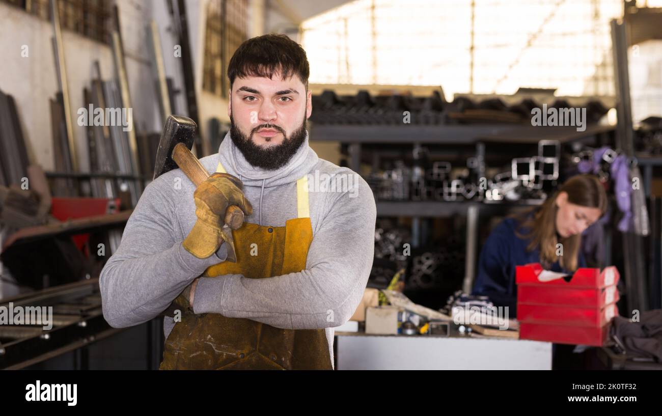 Metalworking shop hi-res stock photography and images - Alamy