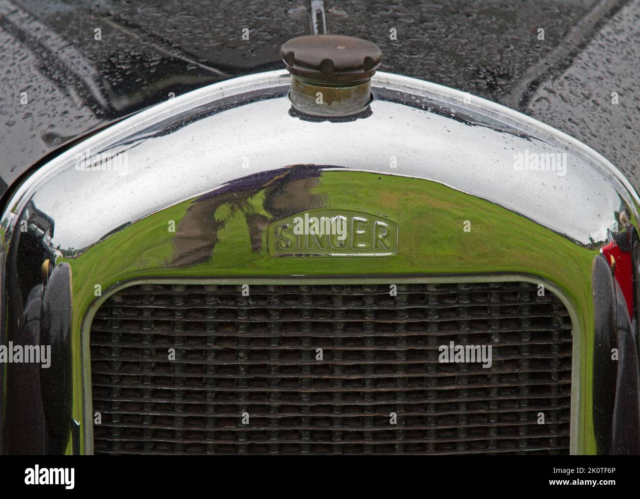 Singer car badge hi-res stock photography and images - Alamy