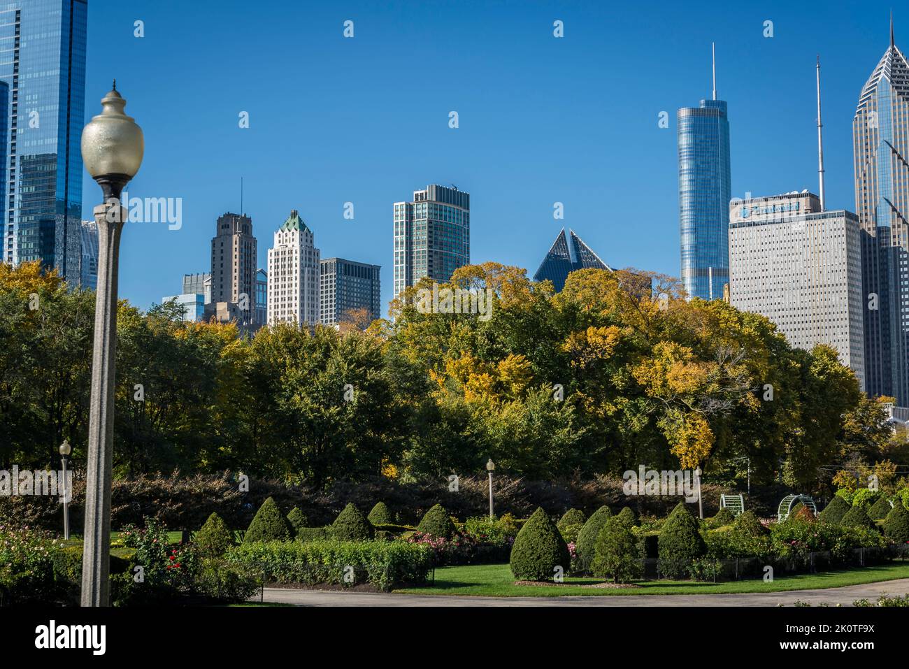 Grant Park and skyline of skyscrapers north the Millennium Park ...